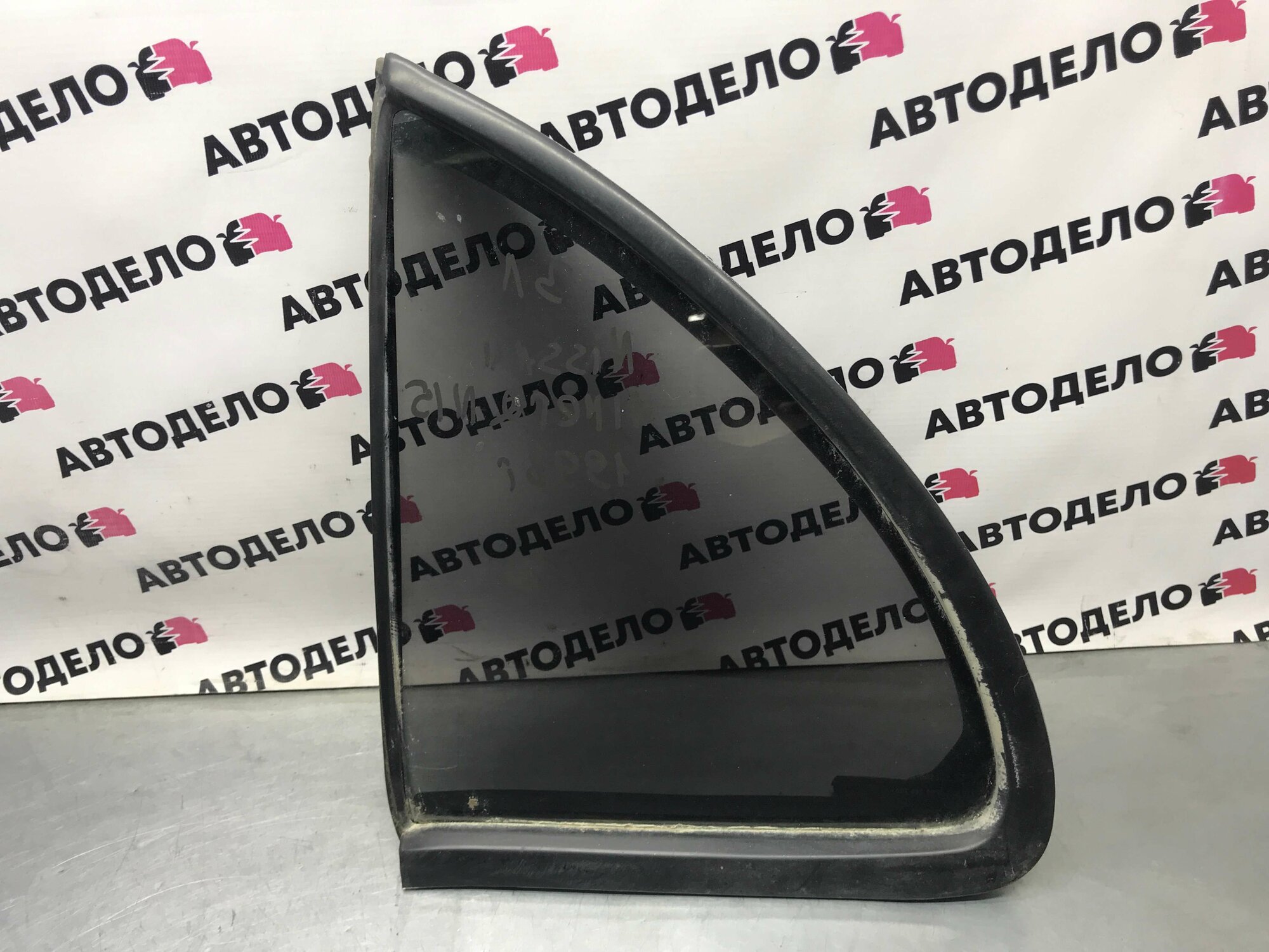 Форточка двери задняя левая Nissan Almera N15 98 г