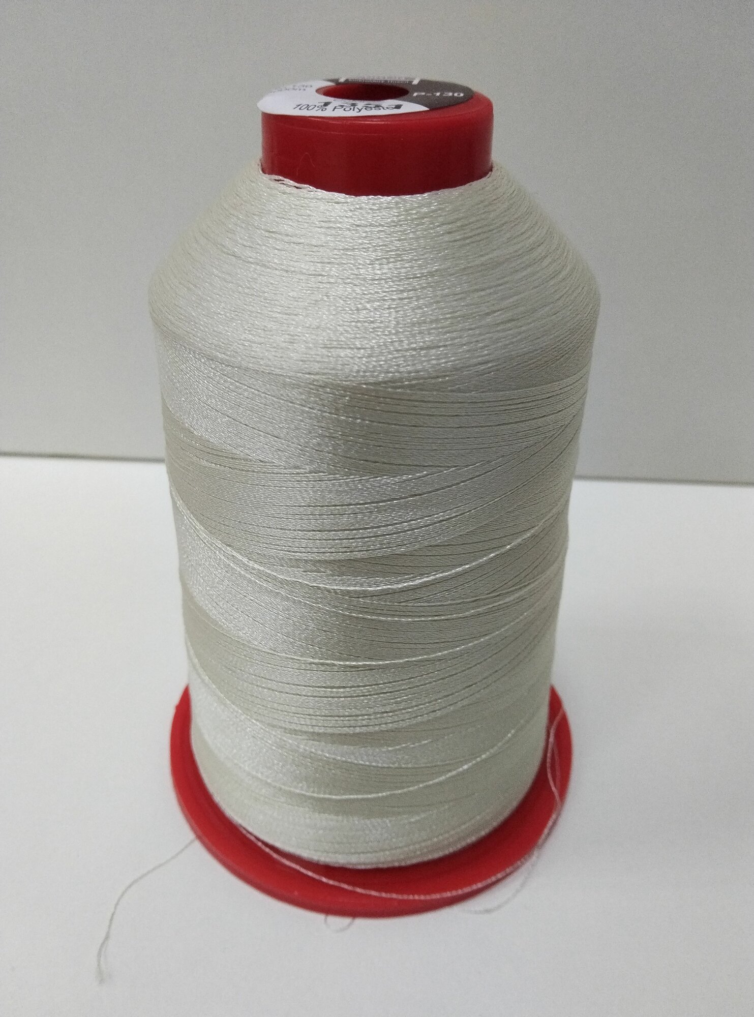 Нитки вышивальные Euron Р-130 №130 5000м, полиэстер, Цвет-1351 светло-бежевый