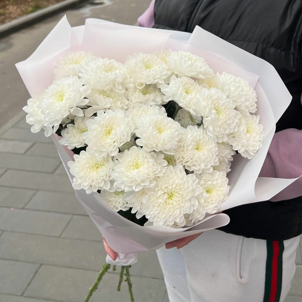 Монобукет из белых кустовых хризантем, 5 штук - римская роза