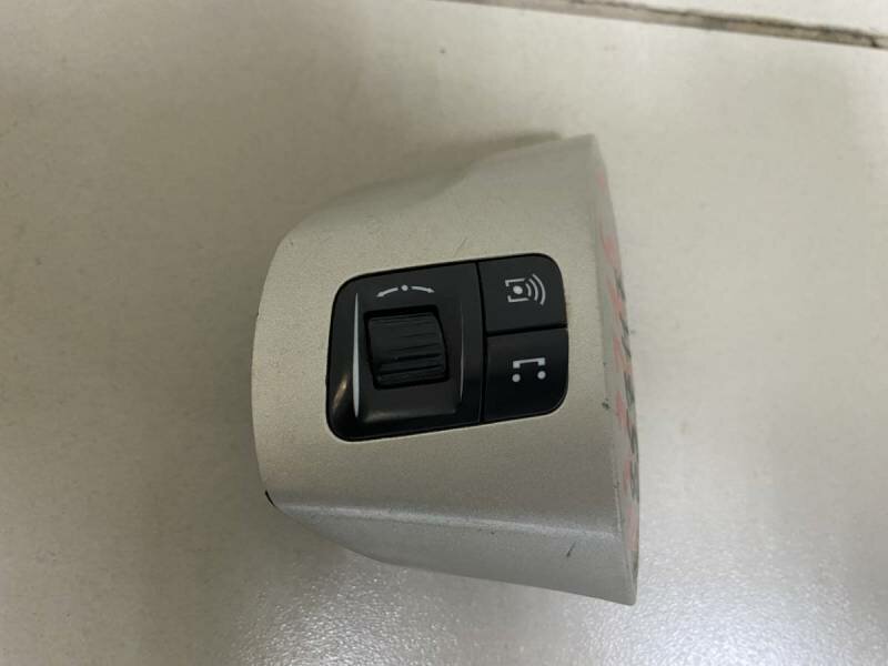 Кнопка многофункциональная Opel Corsa D 2006-2015 кат.номер: 13222330