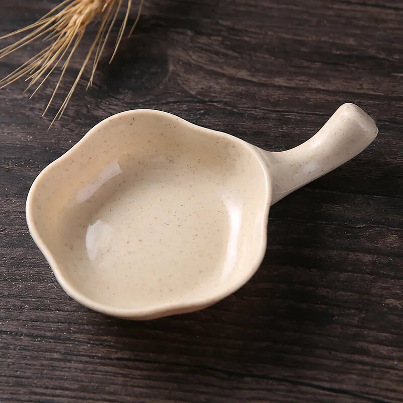 Бежевая мини-чаша для соуса с ручкой