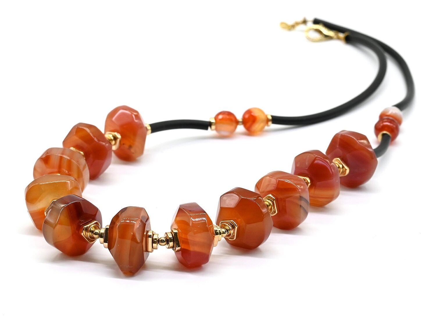 Колье, сердолик