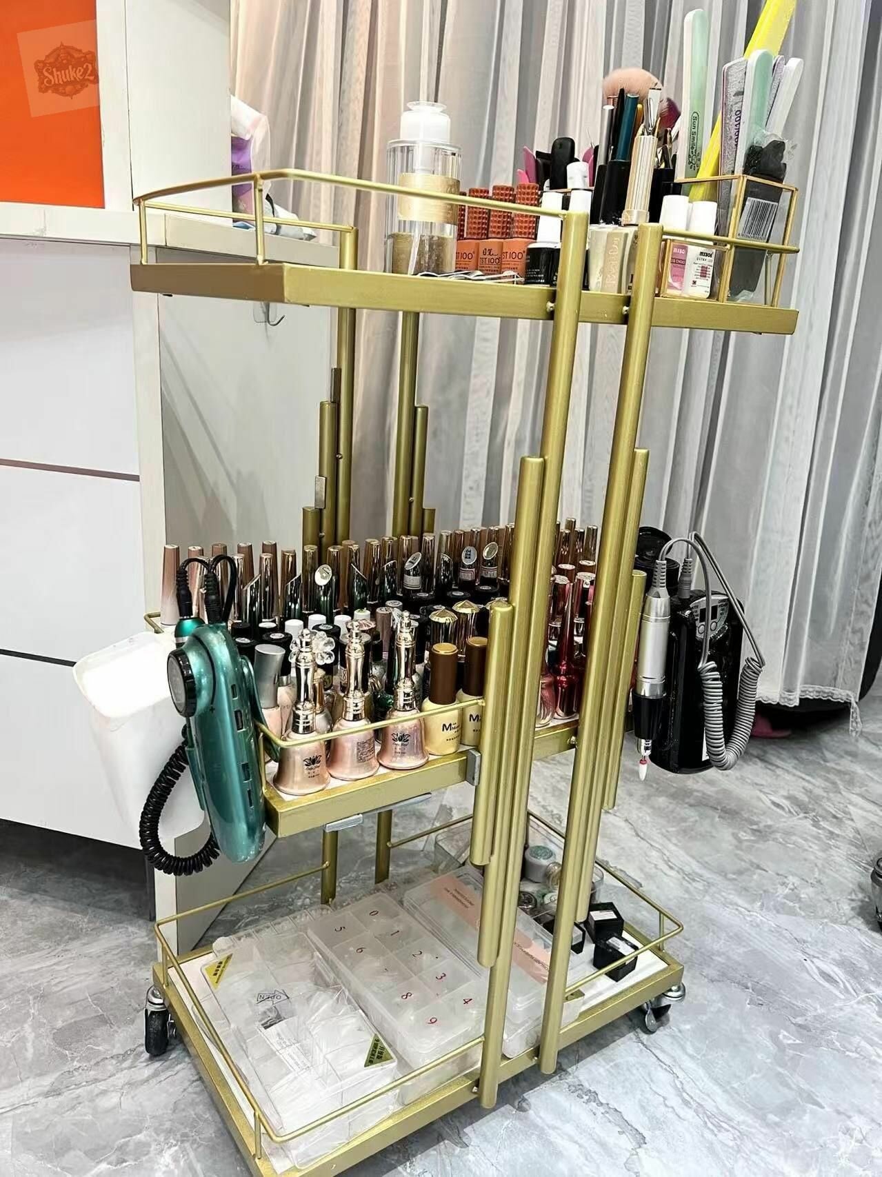 Тележка косметологическая на колесиках, парикмахерская этажерка для мастера, трехъярусная Амур, золотая