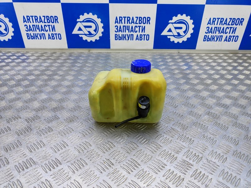 Б/У Бачок омывателя лобового стекла Chevrolet Niva 2123 / Шевроле Нива 2123 1.7 21214 80.9 Л.С 2006