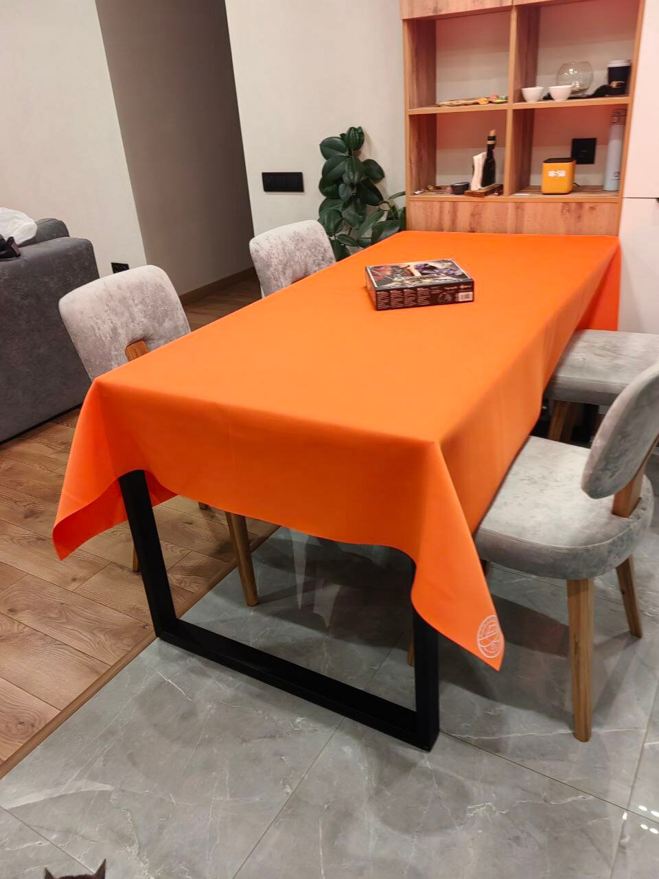 Рыжая скатерть неопреновая для настольных игр 210х150