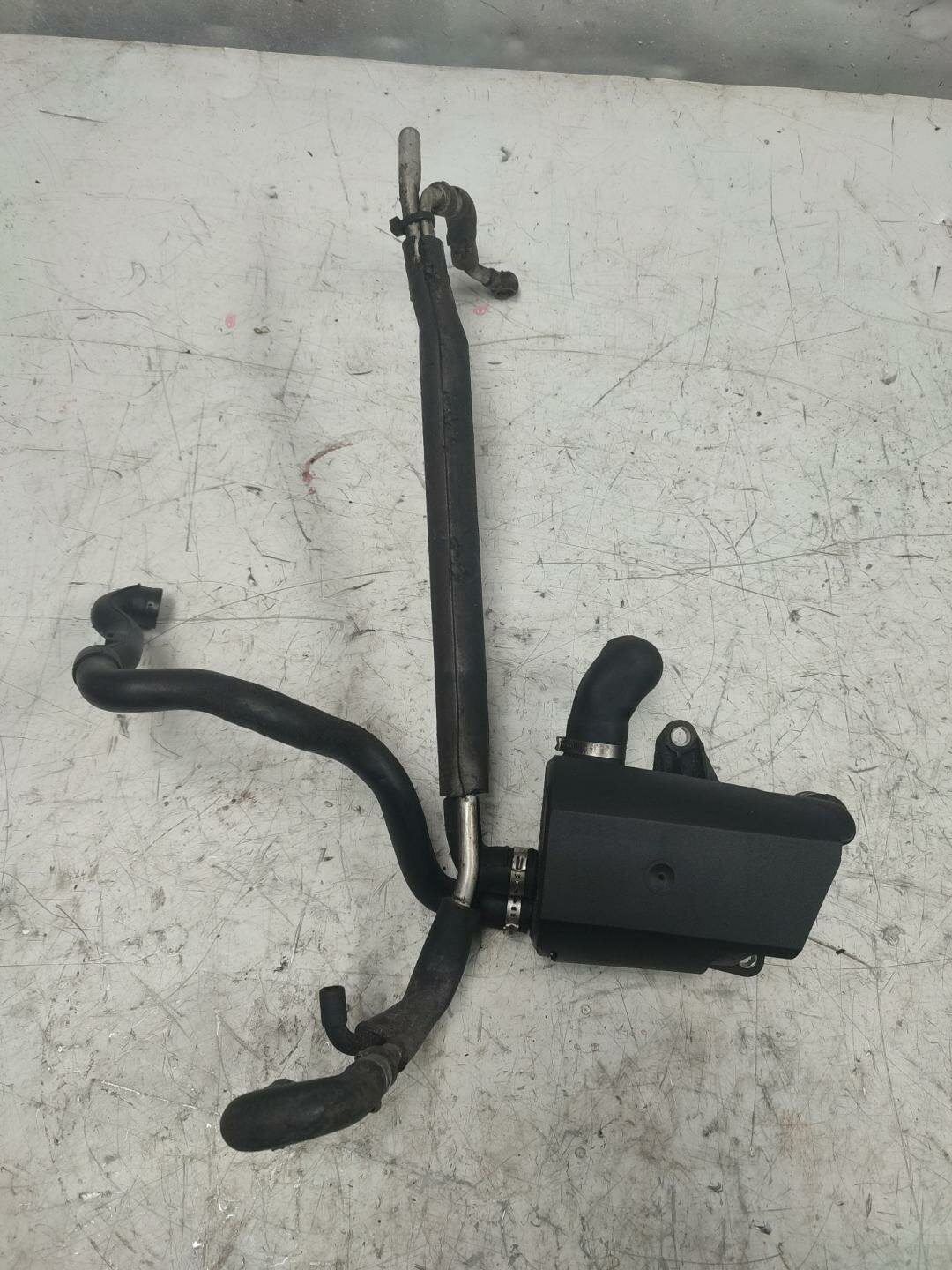 Маслоотделитель (сапун) Volvo S60 2003 1271988