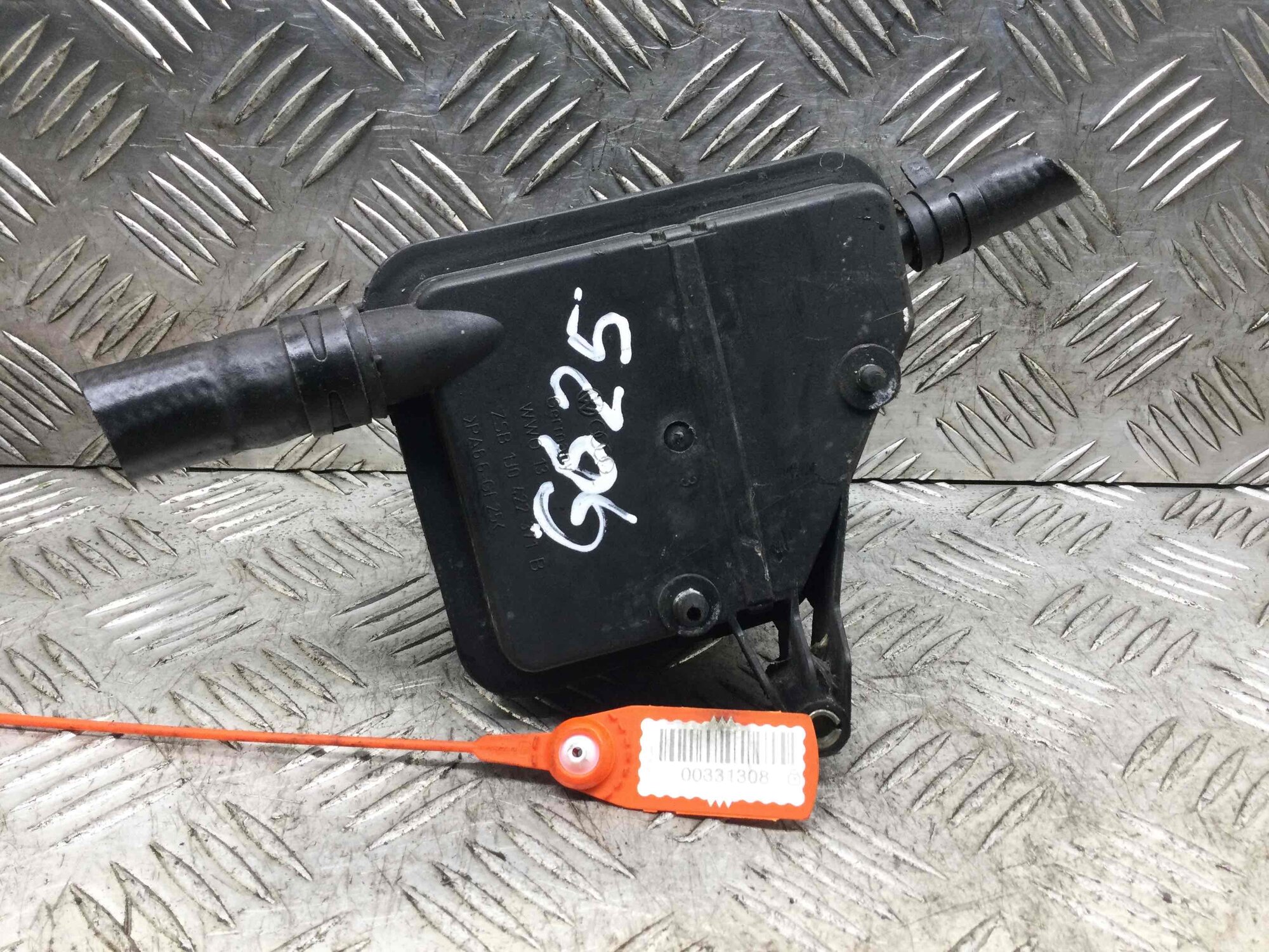 Б/У Бачок гидроусилителя Volkswagen Golf 4 поколение (1997-2004) 2000 г.