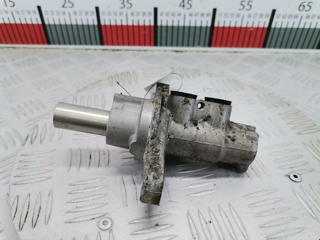Цилиндр тормозной главный Ford Fiesta 6 арт. 2072627