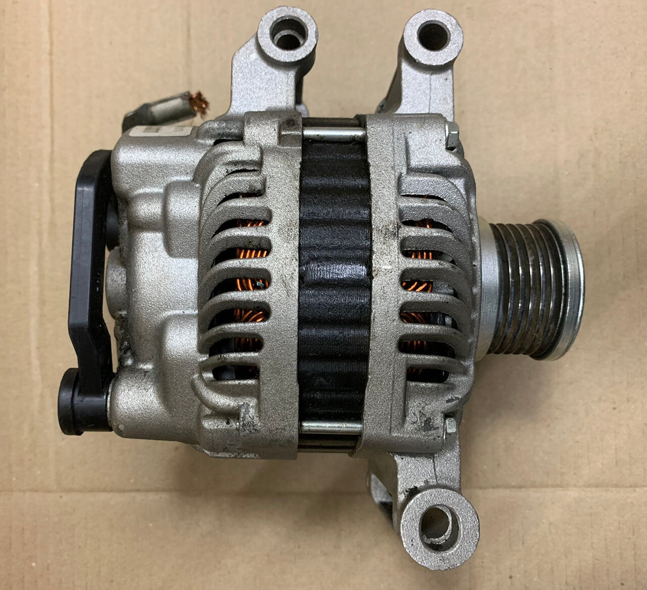 Генератор Peugeot 308/2008/Citroen C3 II 1.6 EP6