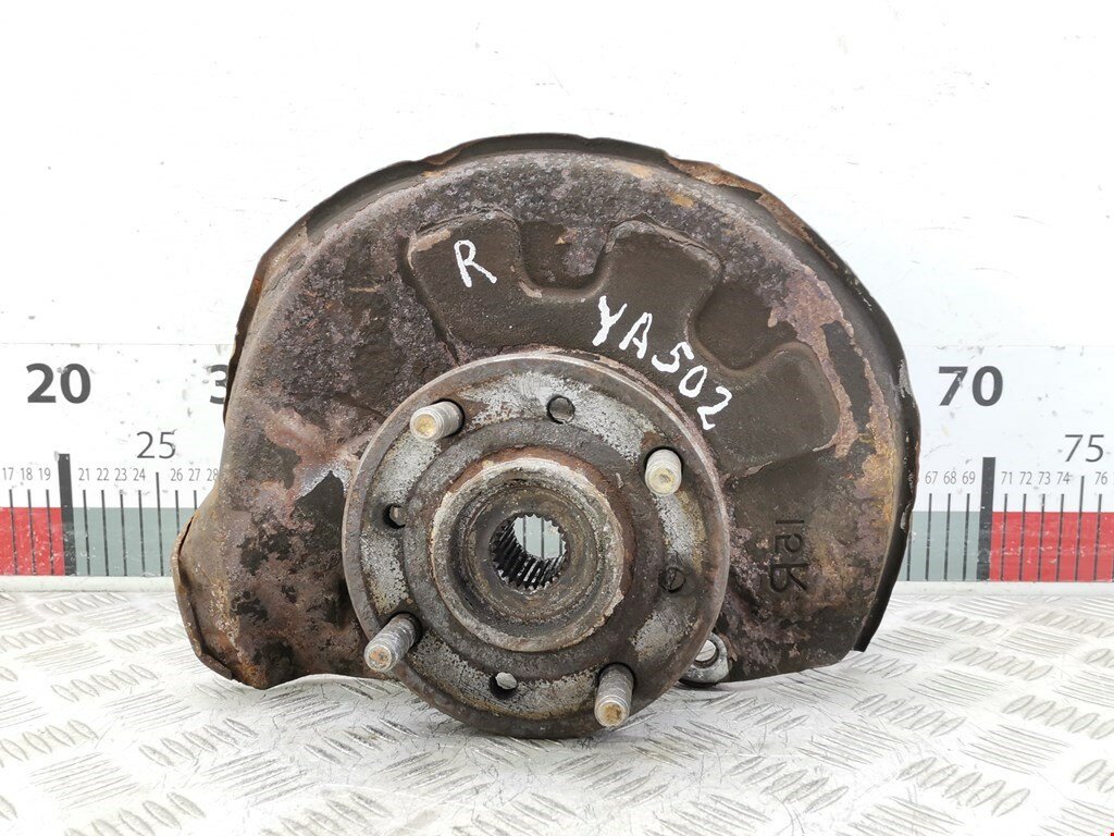 Ступица (кулак цапфа) передняя правая Volvo S40 V40 1 30884541 арт. 2162584
