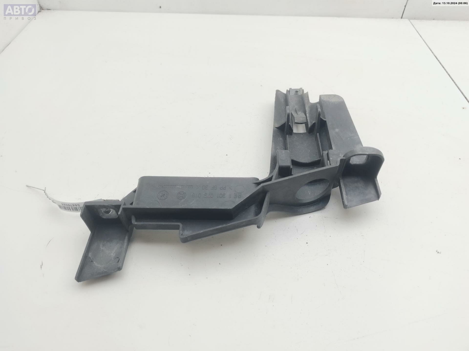 Крепление фары правой BMW 3 E46 (1998-2006)