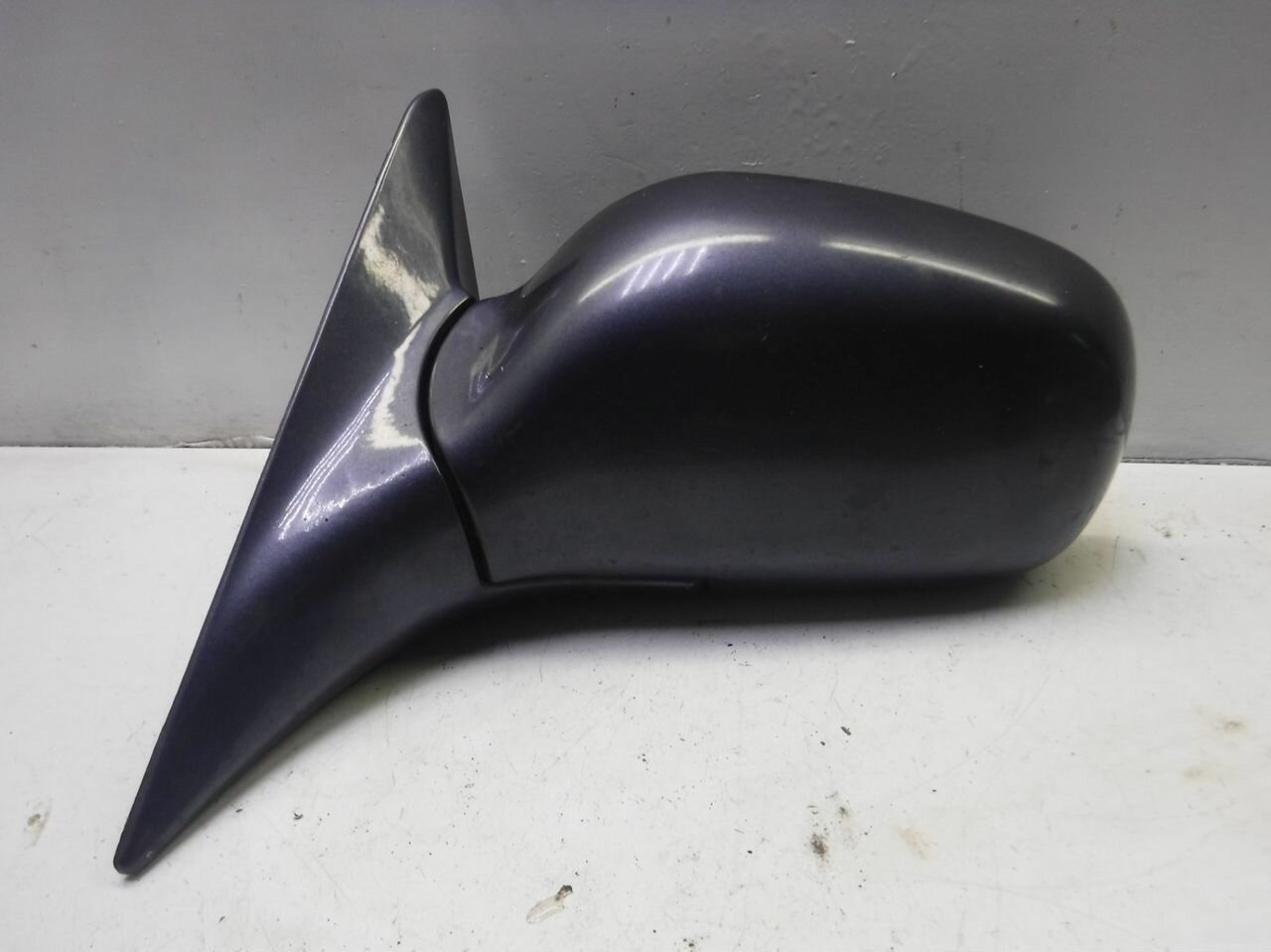 Зеркало левое механическое Hyundai Sonata III (1993—1996)