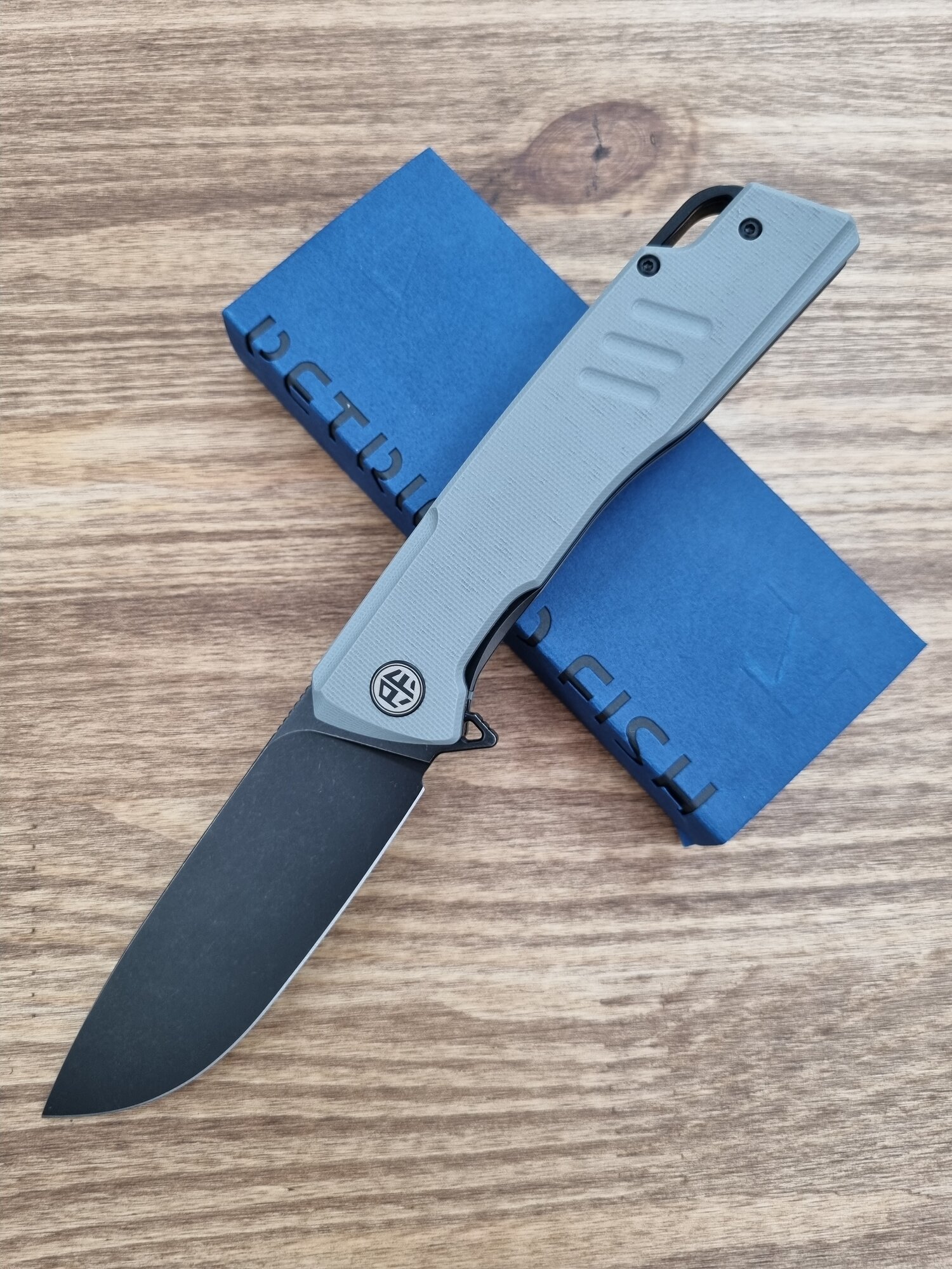 Складной нож Petrified Fish "Loco" PFB02 GADW на стали D2, рукоять G10, Black StoneWashed