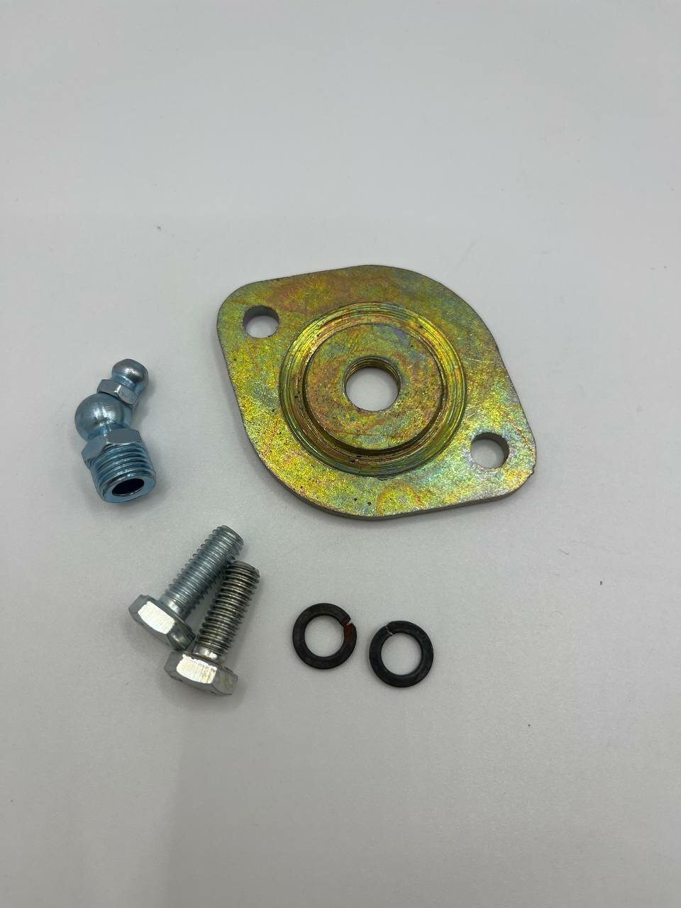 Крышка шкворня усиленная ГАЗель (крышка, уп. кольцо,2 болта, масленка)