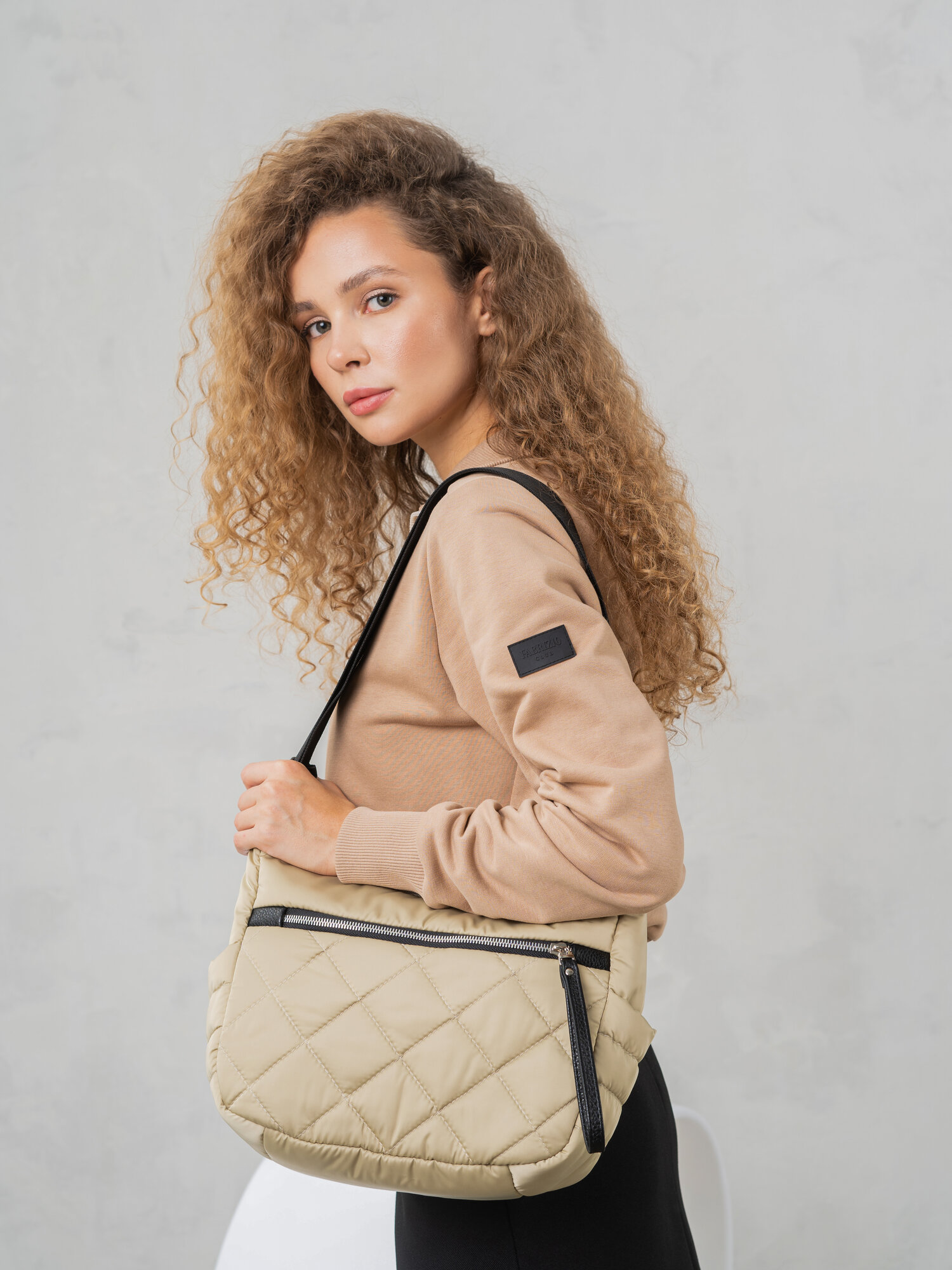 Сумка кросс-боди маленькая через плечо тканевая стеганая