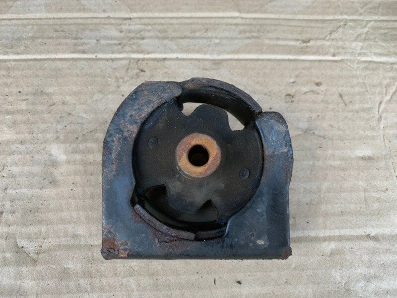 Подушка двигателя передняя Toyota Corolla E120 1.4