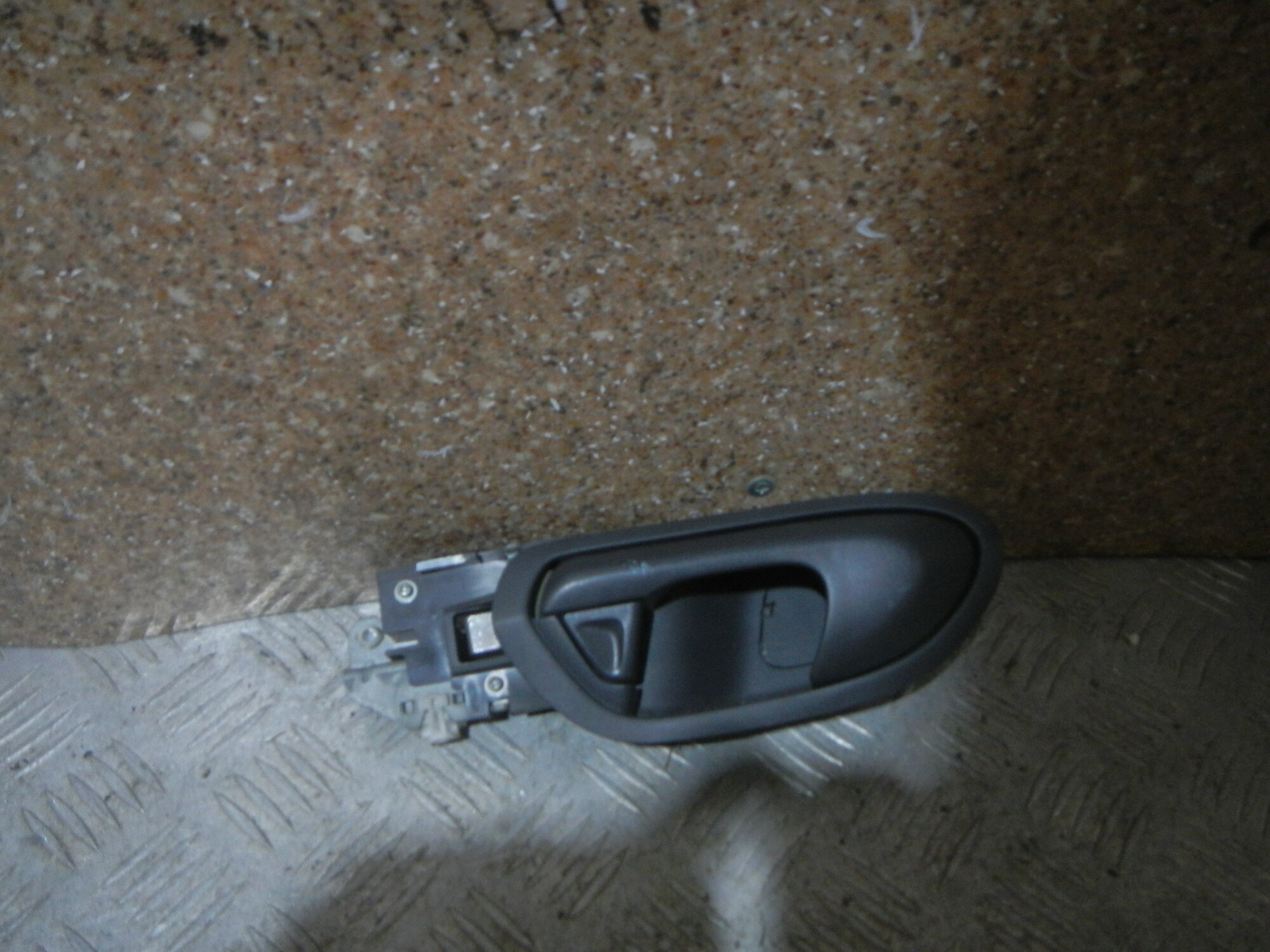 Б/У Ручка двери внутренняя левая, Honda (Хонда)-CIVIC 4D (06-12) HONDA CIVIC 4D (06-12) Задняя. Потертости. 548629 HONDA ...