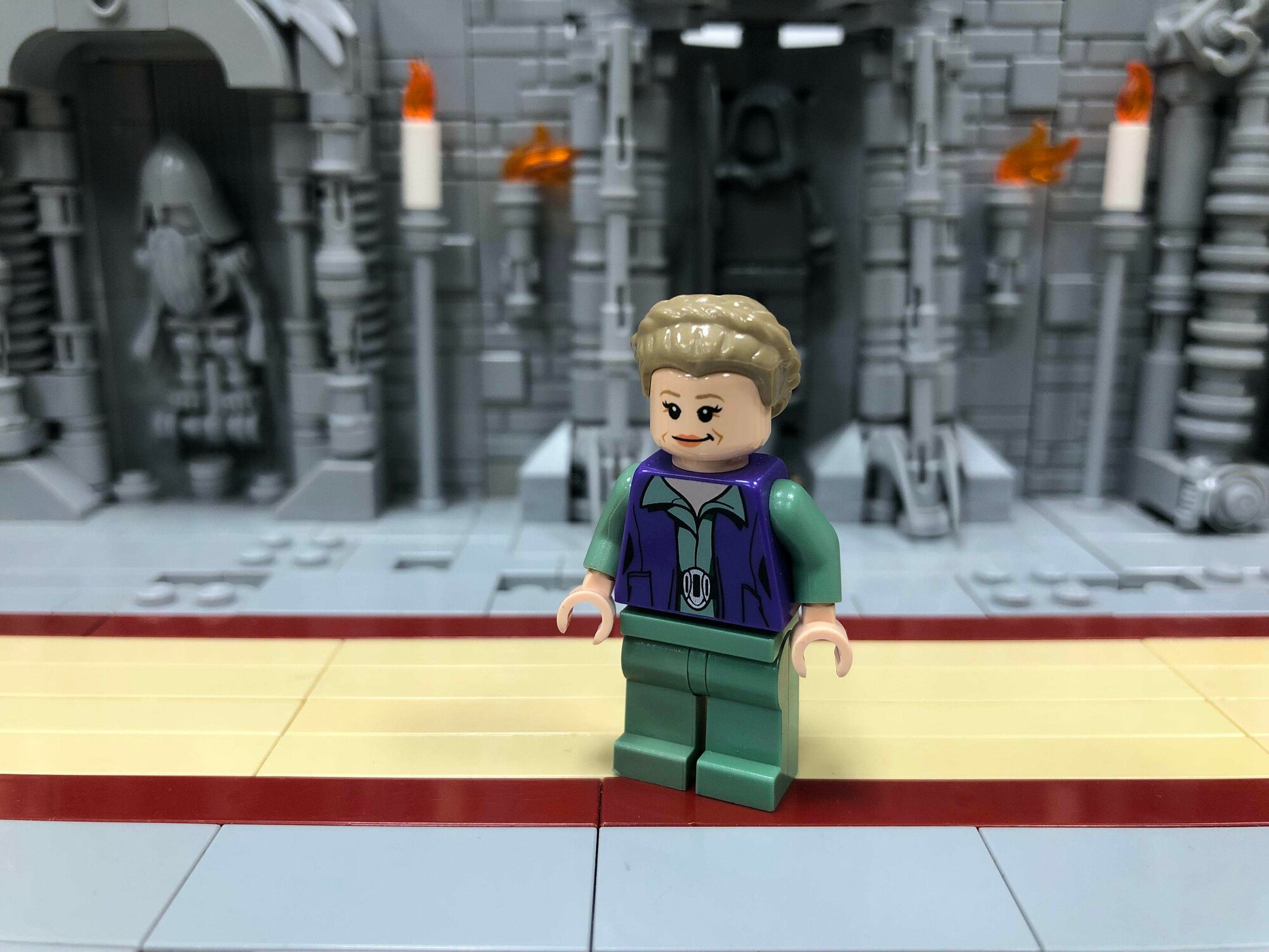 Минифигурка Lego sw0718 General Leia