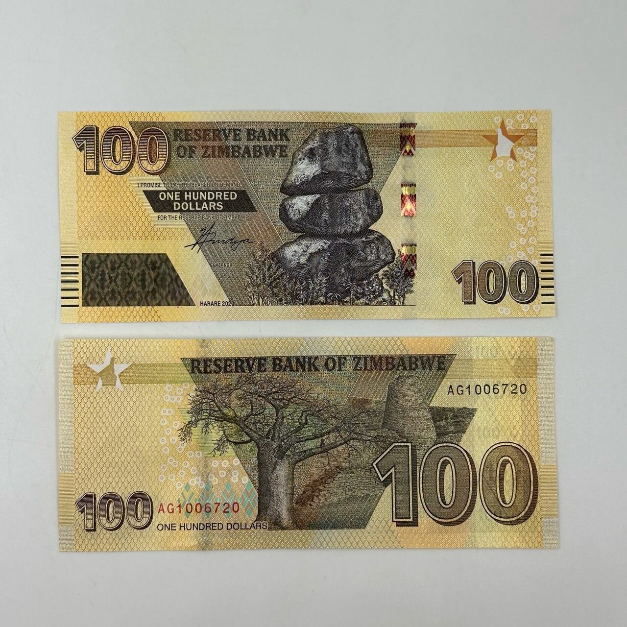 Банкнота Зимбабве 100 долларов 2020 год UNC