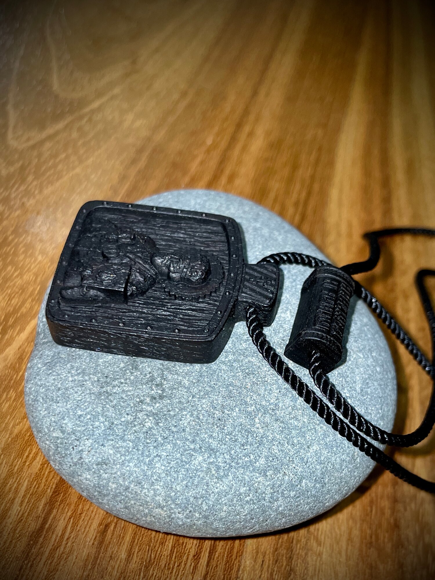 Иконка резная из дерева Николай Чудотворец