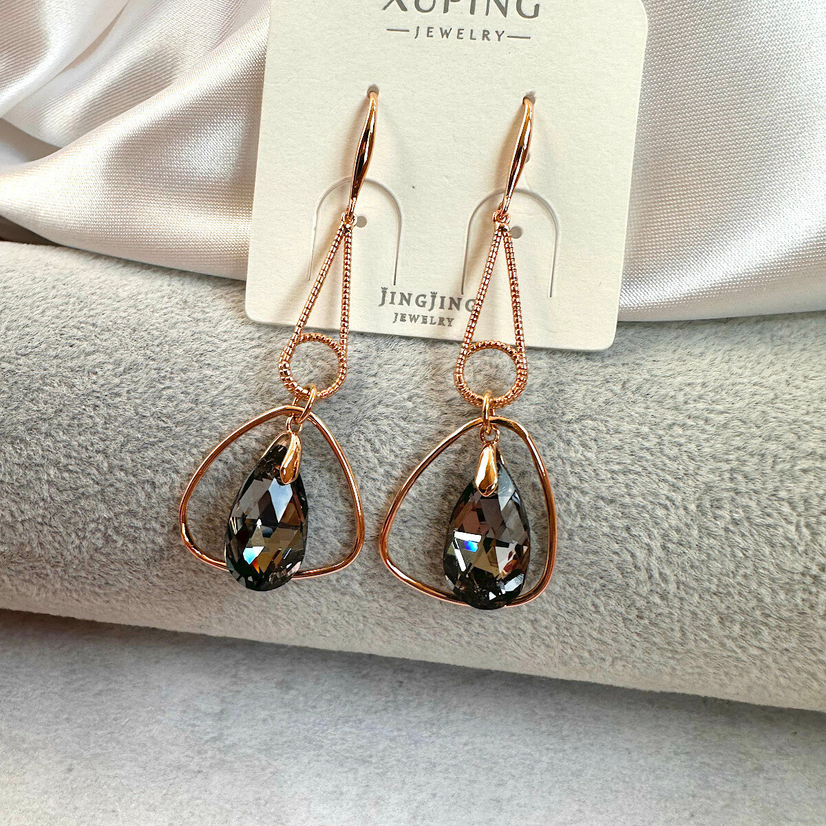 Серьги с подвесками, кристаллы Swarovski