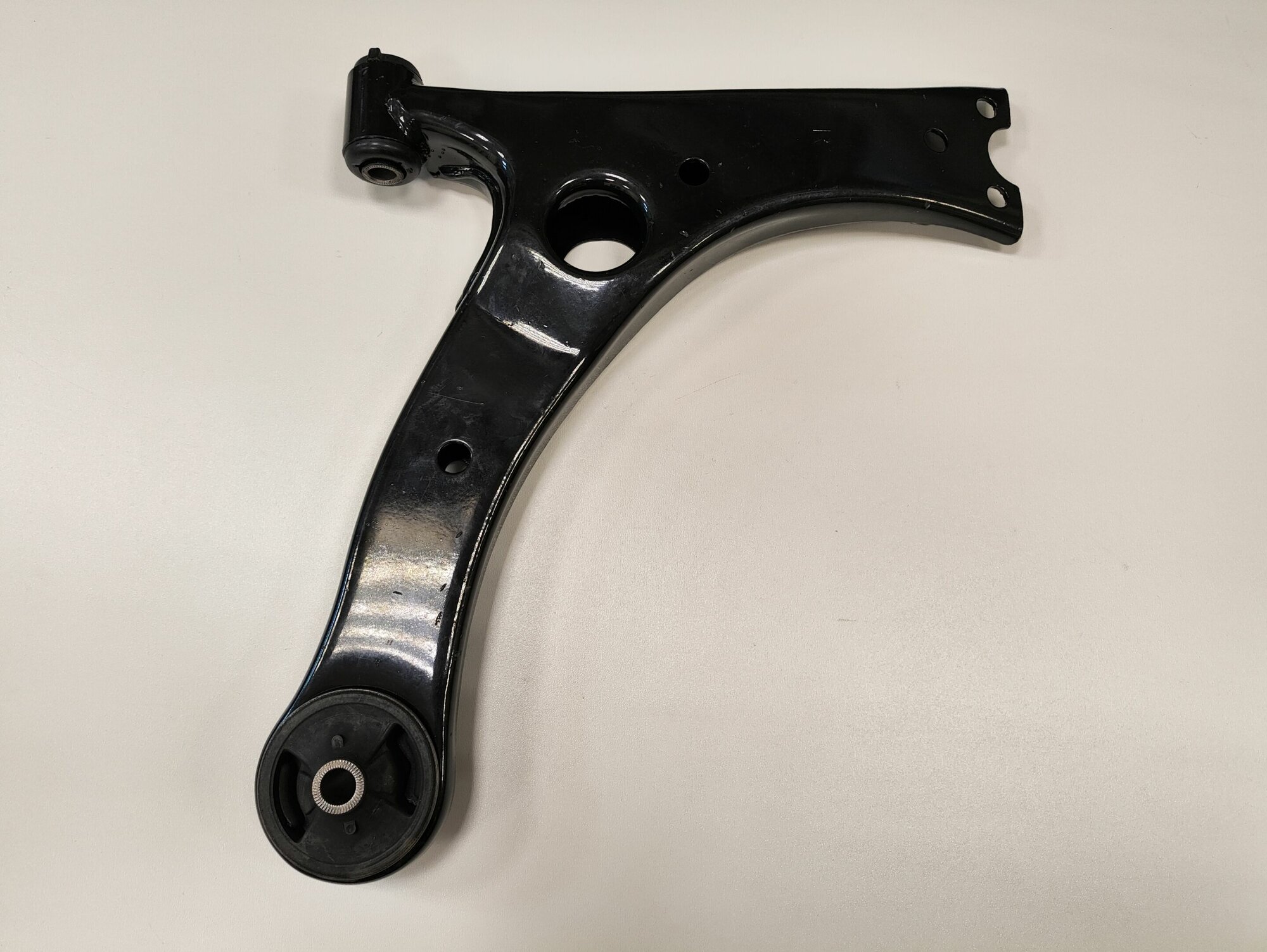 Рычаг передний правый GEELY Lifan Solano (620) [1.6 16V 5MT седан]