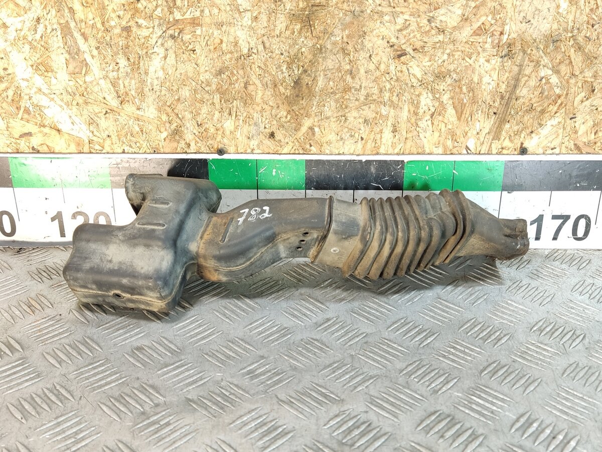 Воздухозаборник TOYOTA Corolla e10 1775111070