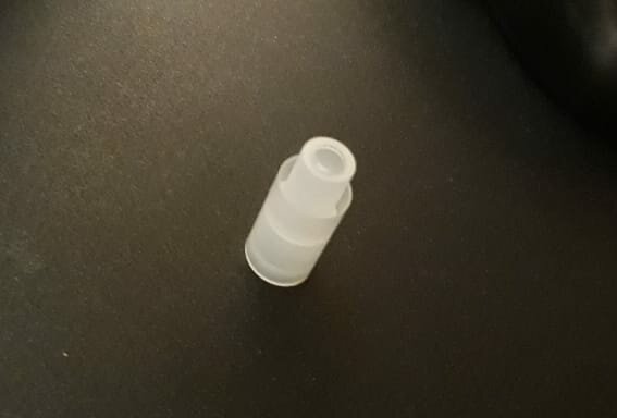 Защитная пластиковая втулка ф 7х4 на вв кабель a393e Oilon