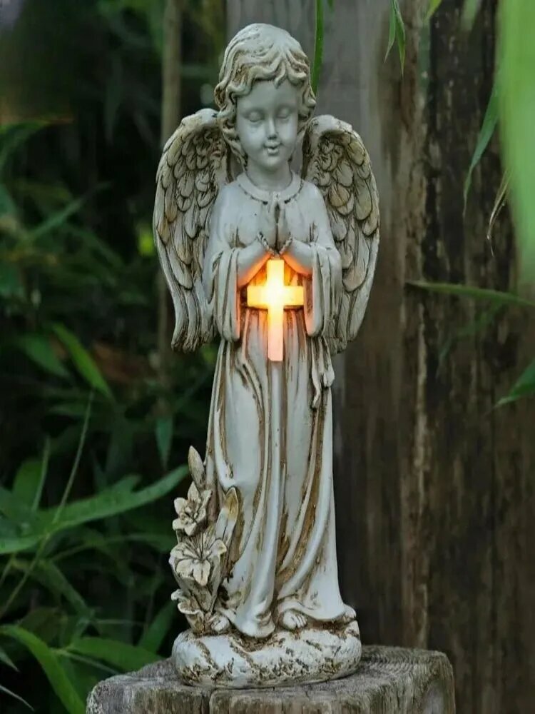 Декоративная мемориальная статуя на кладбище ангелов с выработкой солнечной энергии