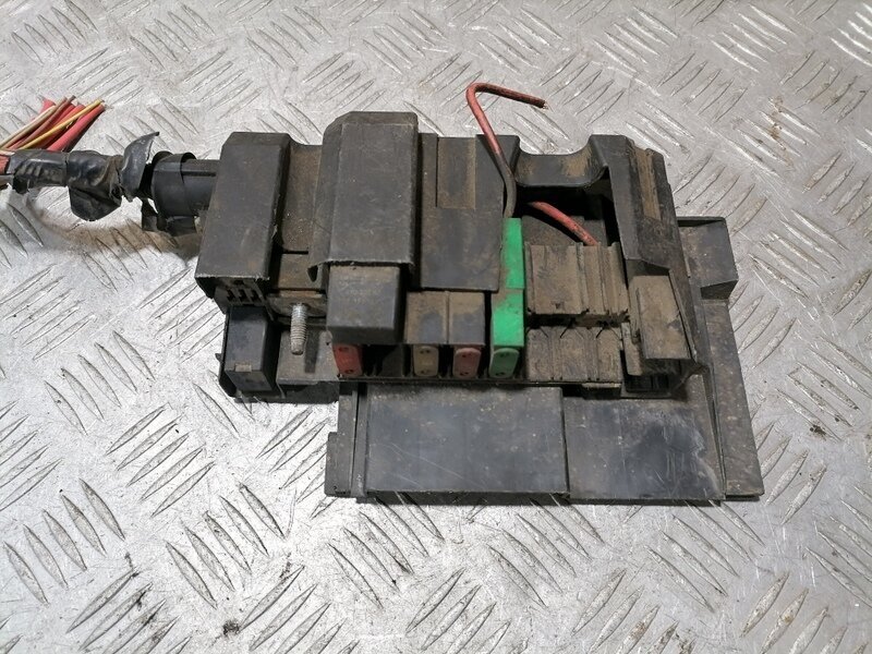 Блок предохранителей салонный RENAULT CLIO 2005 2012 403889871R