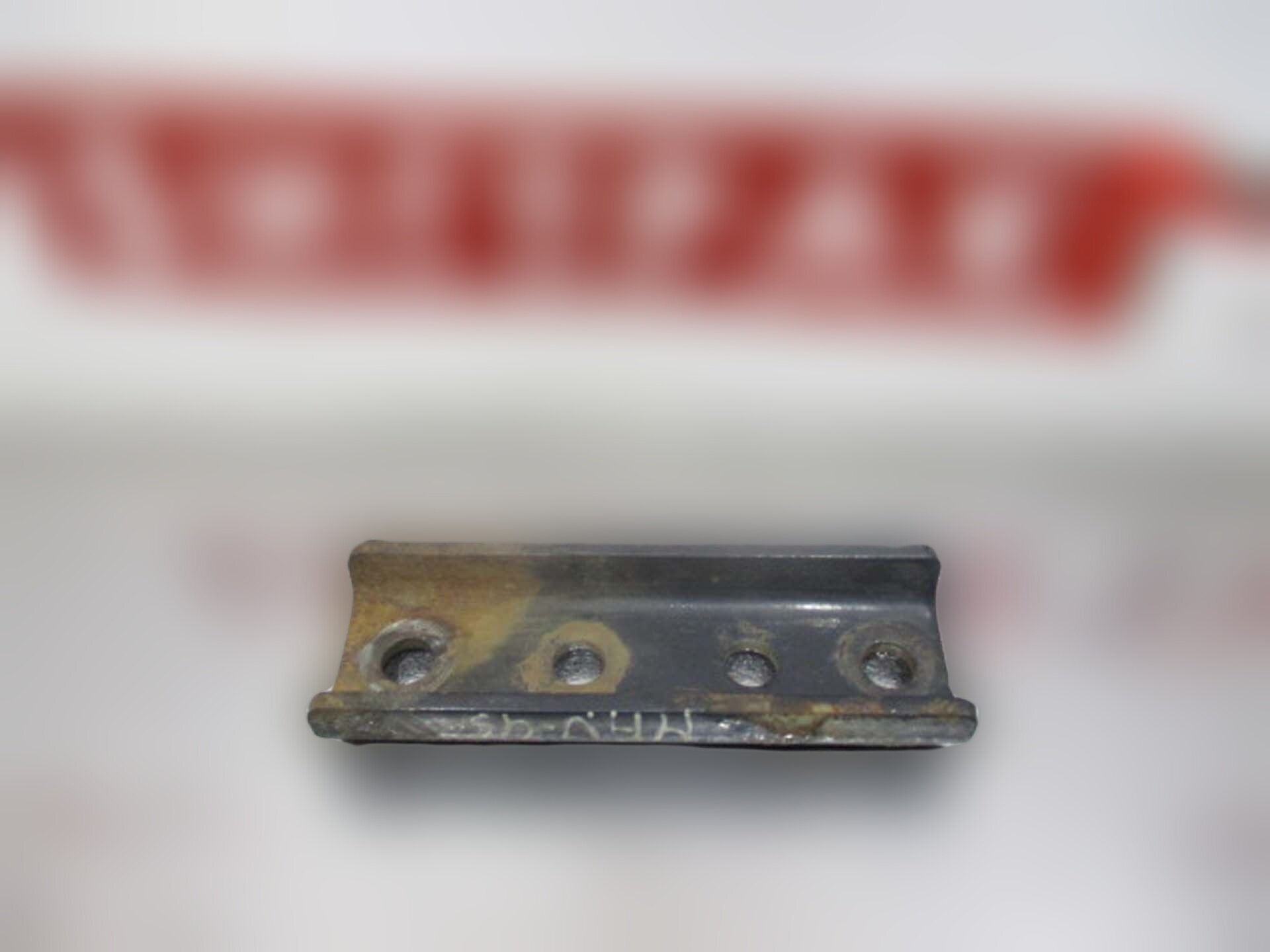 Крепление кронштейна заднего крыла MAN TGA, TGS, TGX