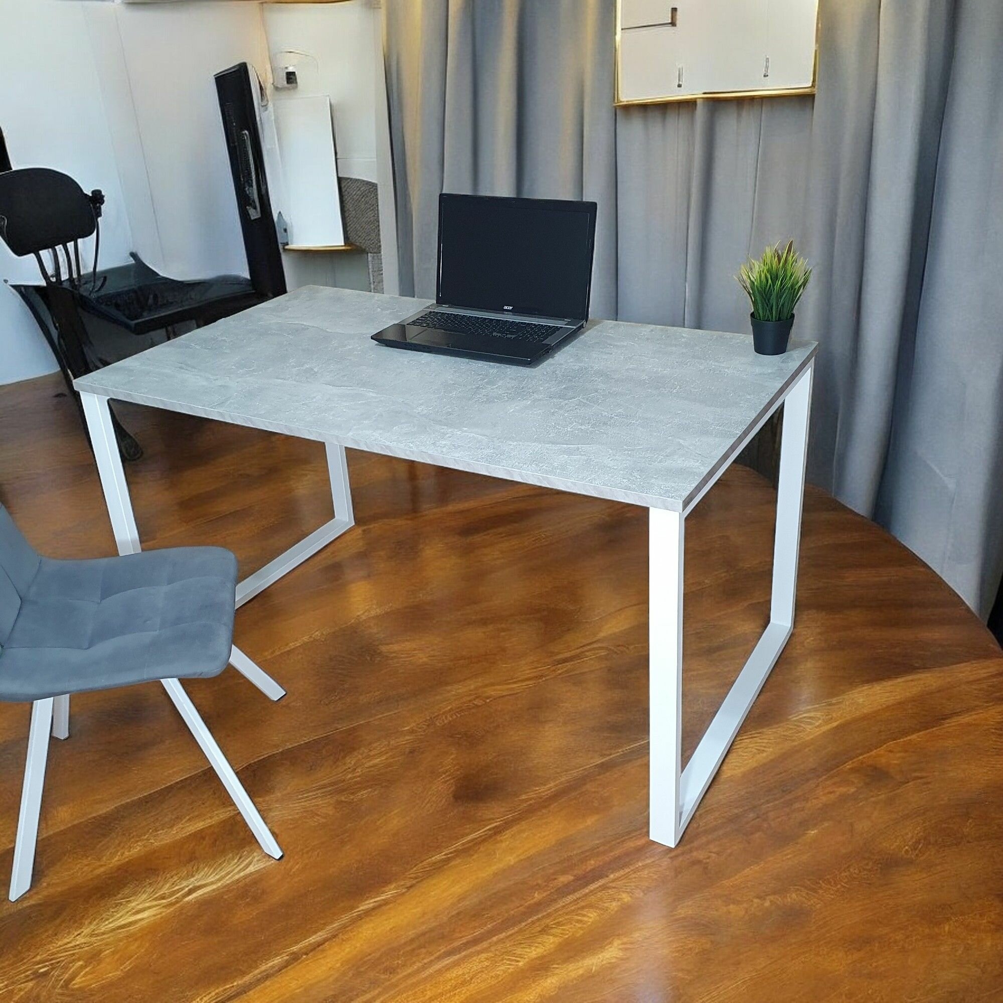 Игровой компьютерный стол/ Лофт, 140*80 см, цвет столешницы Бетон светлый, Ножки лофт белые