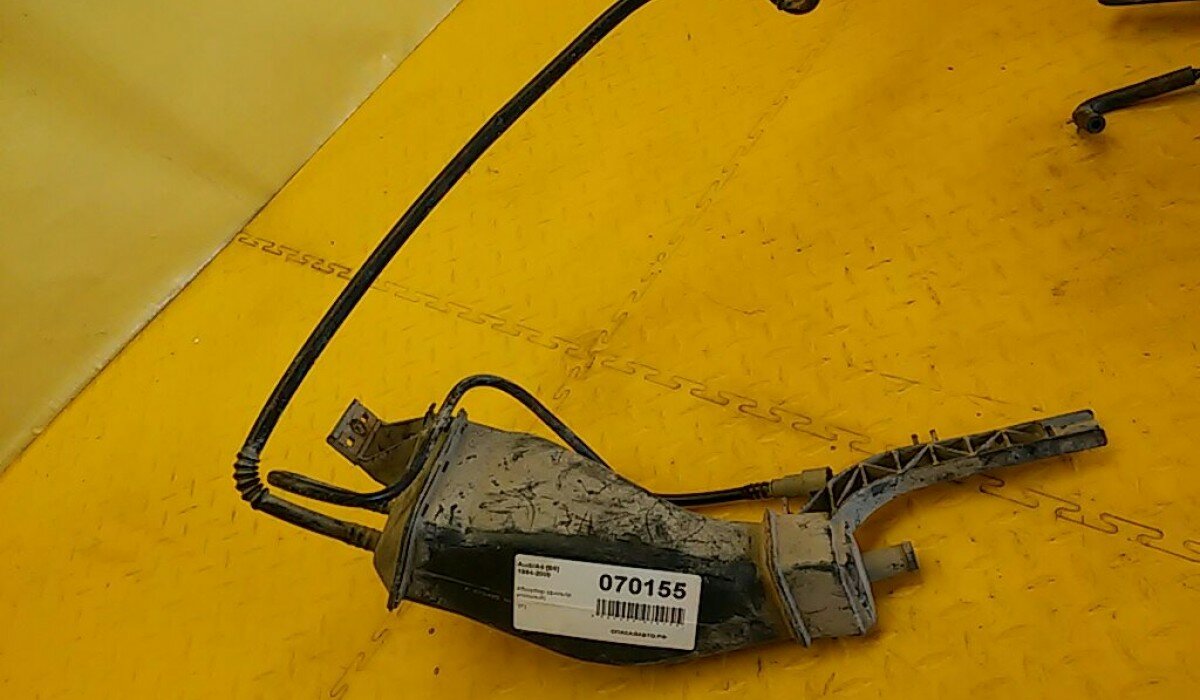 Абсорбер (фильтр угольный) A4 (B5) Audi 8D0201803A