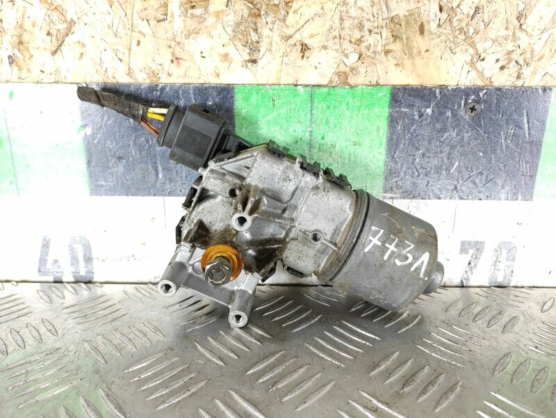 Моторчик стеклоочистителя передний OPEL ASTRA H 0390241553