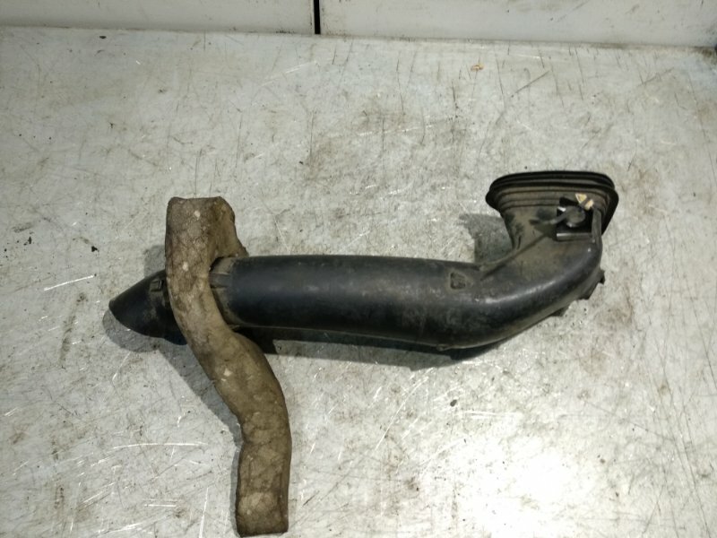 Б/У Воздухозаборник (внутри) Audi A6 C6 04-б/у , Ауди А6 С6 Воздухозаборник Audi A6 2004-2008 C6 3251 VAG арт. 4F0129604B