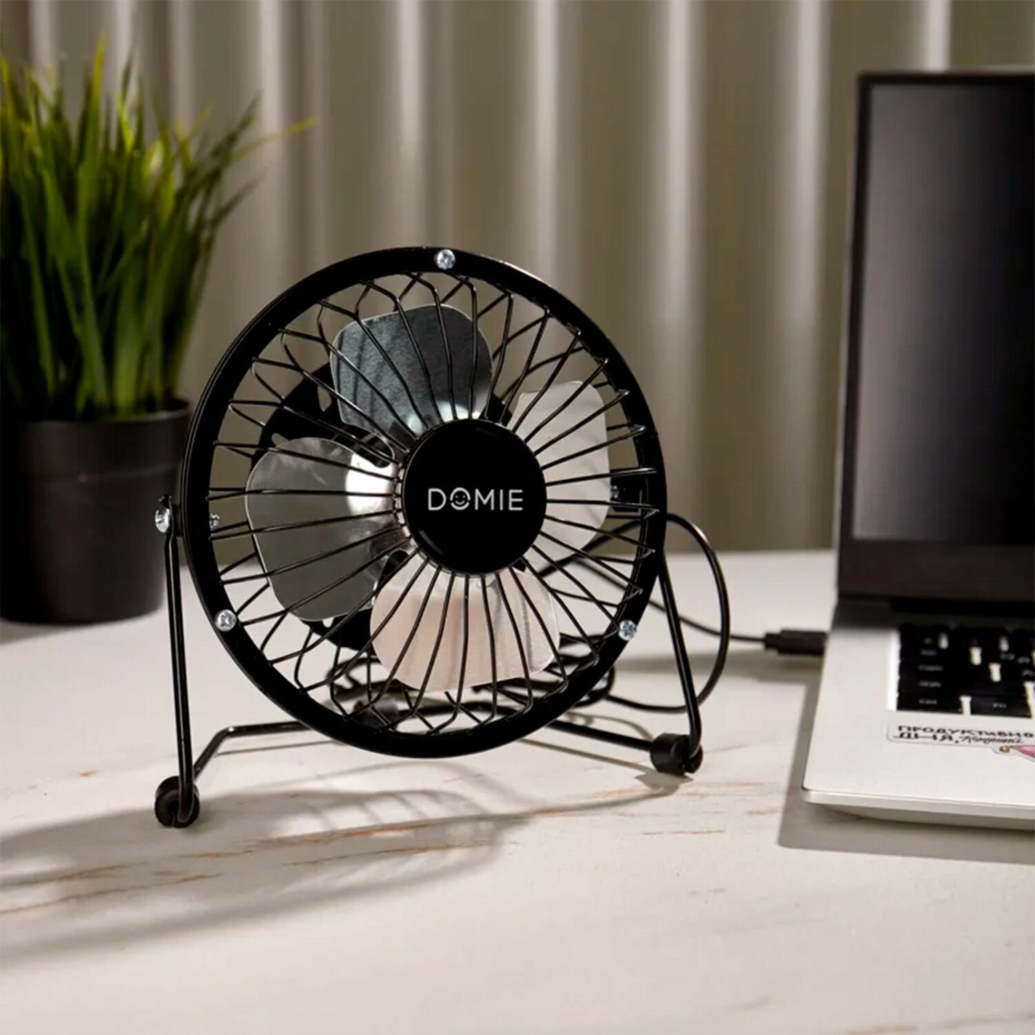 Настольный вентилятор DOMIE "DX-4", черный, питание от USB, вертикальная регулировка