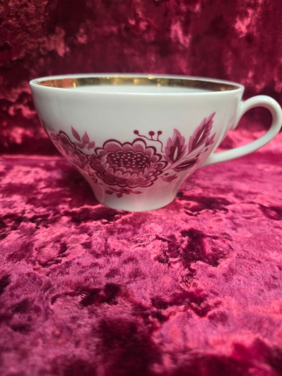Чашка чайная - кофейная Дикая роза ( 8 марта ) винтажная советская, фарфор, СССР