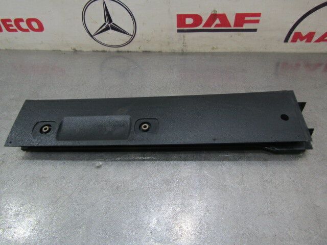 Накладка салона кабины справа MAN TGS, TGX, TGA, TGM, TGL / Отверстия от саморезов!!!