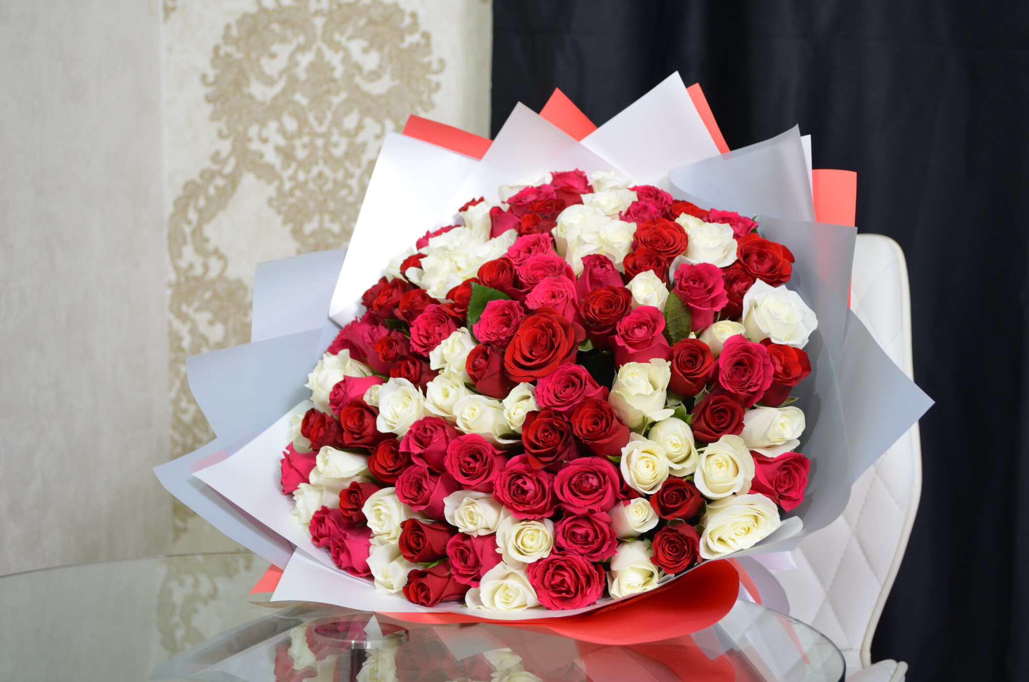 Букет "101 роза", Lavie Flowers, XL, 101 цветок, розы разных оттенков