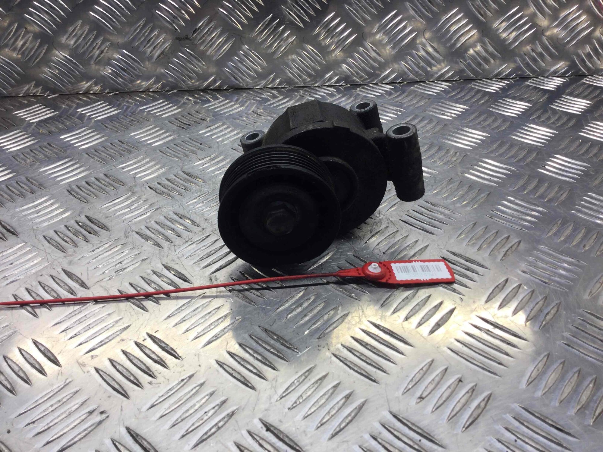 Б/У Натяжитель ремня генератора Ford Focus 2 поколение (2005-2008) 2006 г.