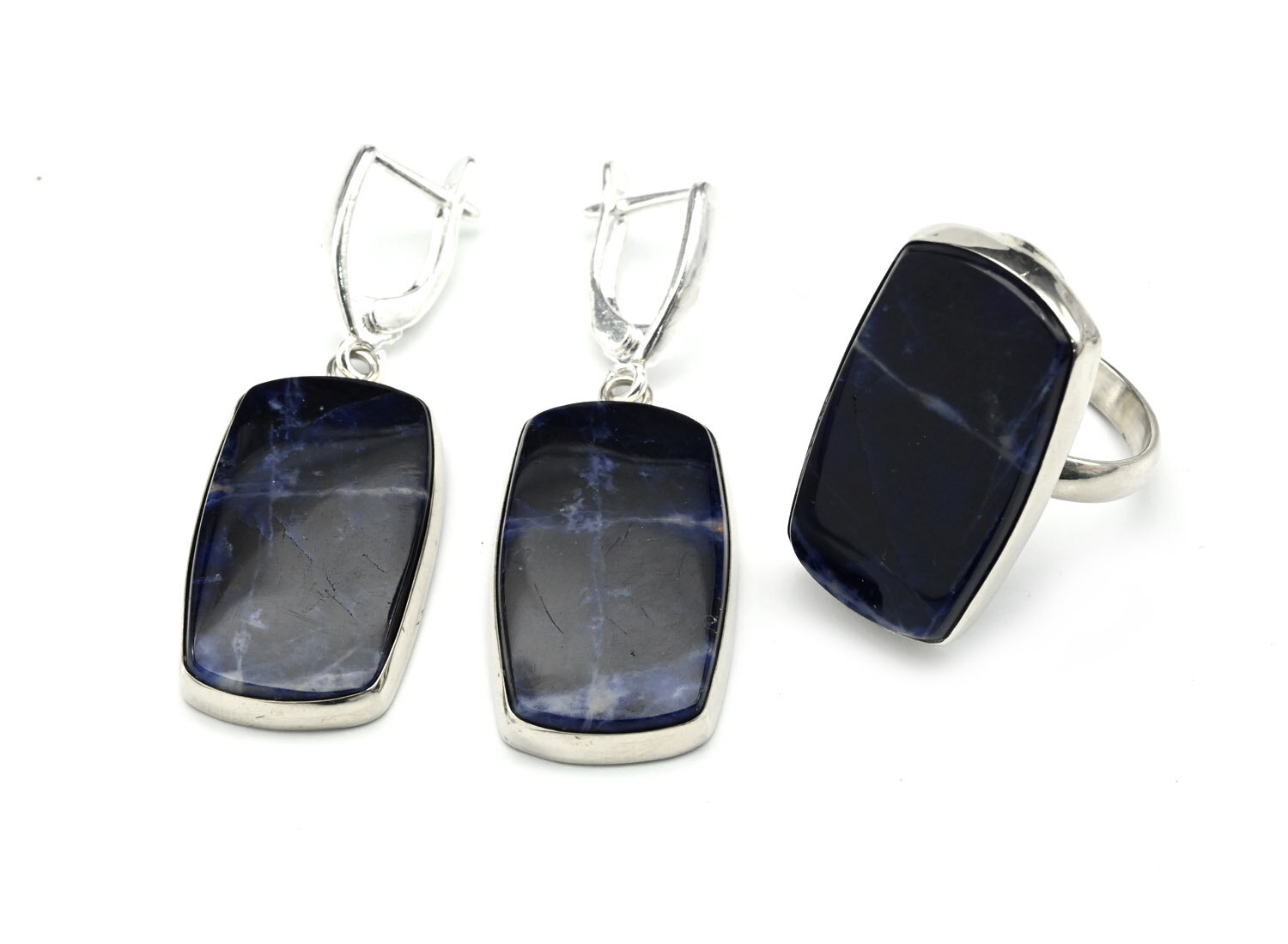 Комплект бижутерии: кольцо, серьги, содалит