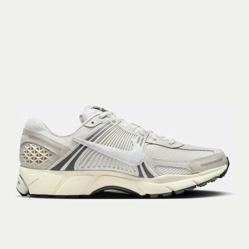 Кроссовки ZOOM VOMERO 5