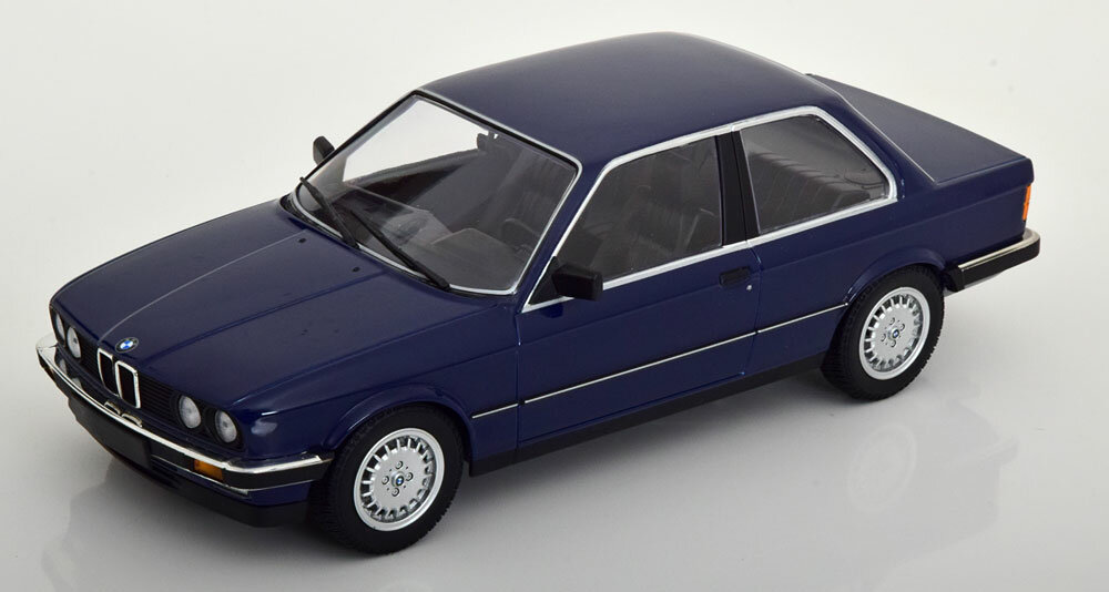 Модель коллекционная MINICHAMPS Bmw 323I E30 saloon 1982 dark blue / бмв темно-синий