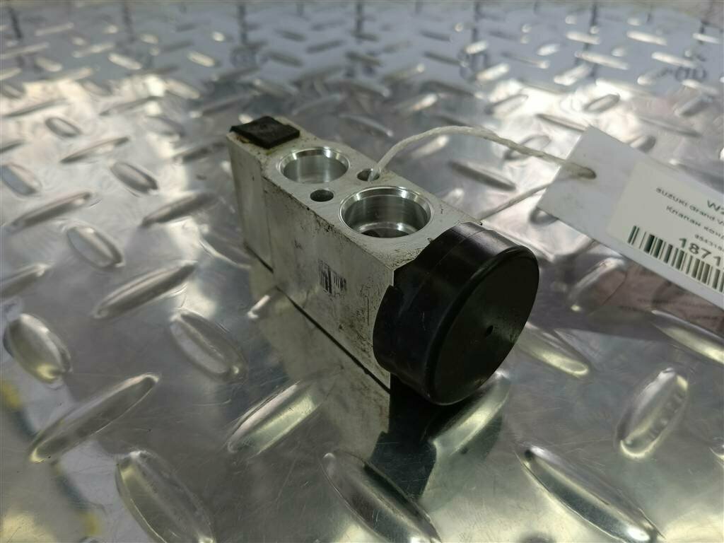 Клапан кондиционера Б/У для SUZUKI Grand Vitara II (2005—2008) 9543164J60