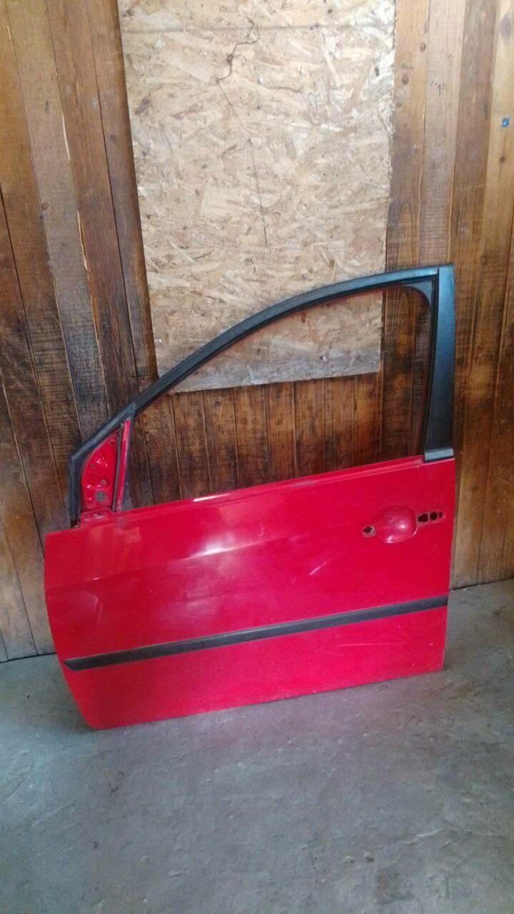 Дверь передняя левая Ford Fiesta 5 2005