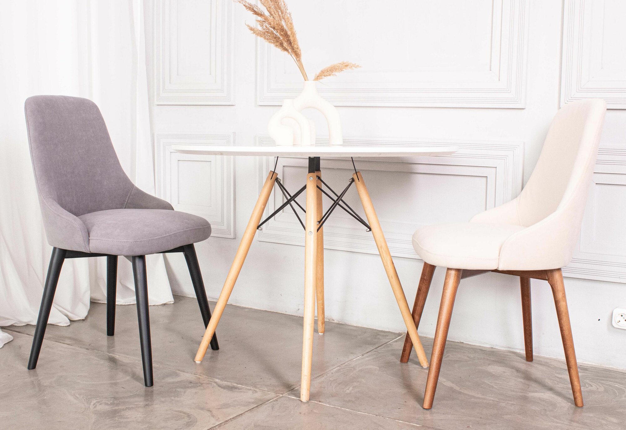 Стул для кухни BRUNO обеденный из велюра с деревянными ножками и мягкой спинкой / Стильный интерьерный кухонный стульчик из массива березы универсальный