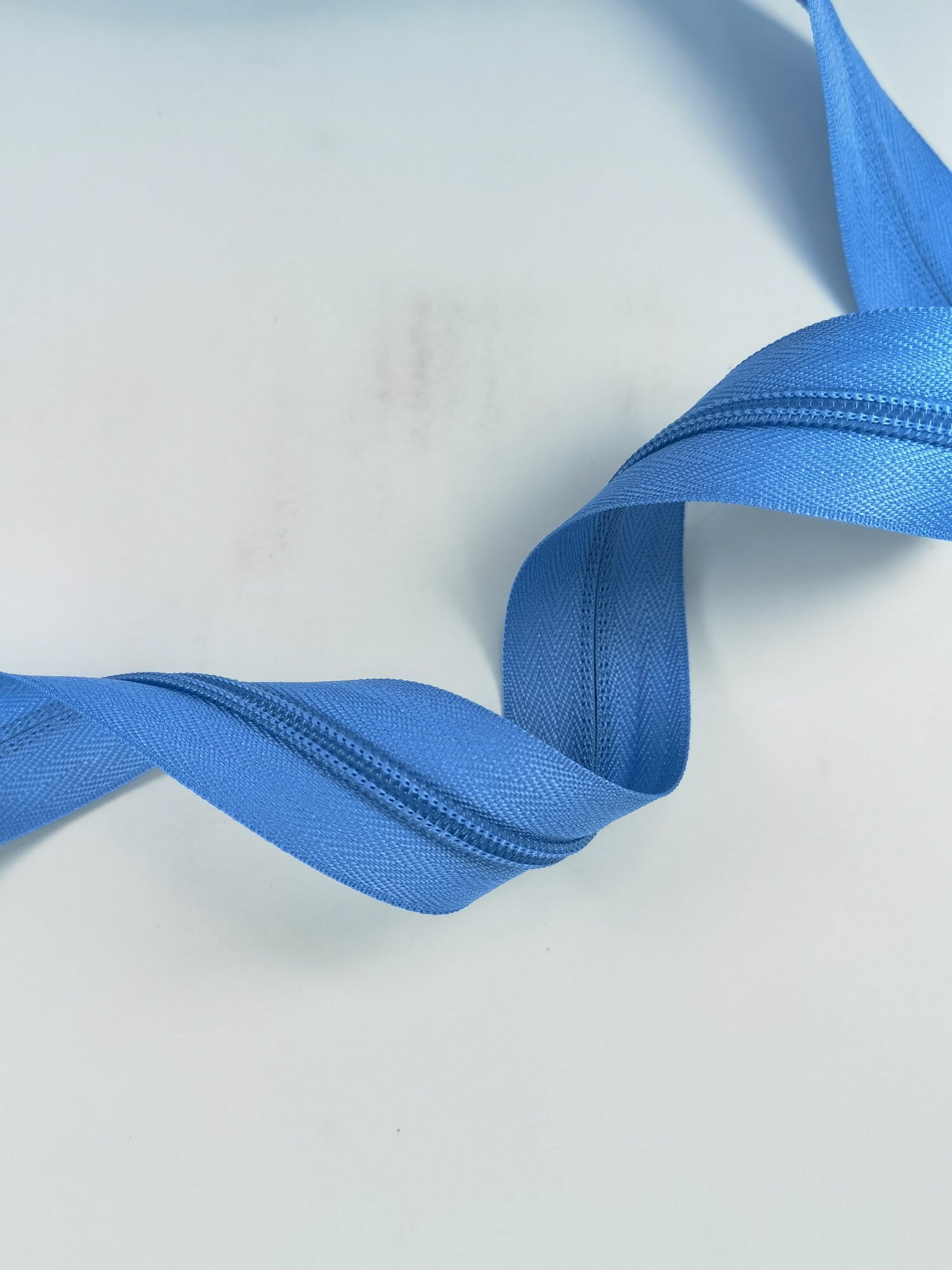 Молния рулонная тип 5, 5 метров, голубой 216/ витая (спиральная)