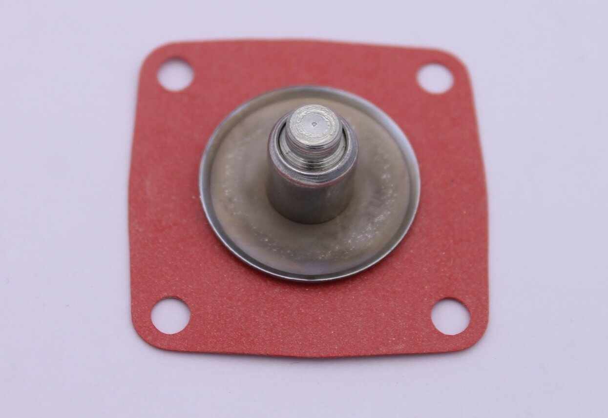 Диафрагма ускорительного насоса 2101-07, ОКА, М-2140 красная AVKOPRO