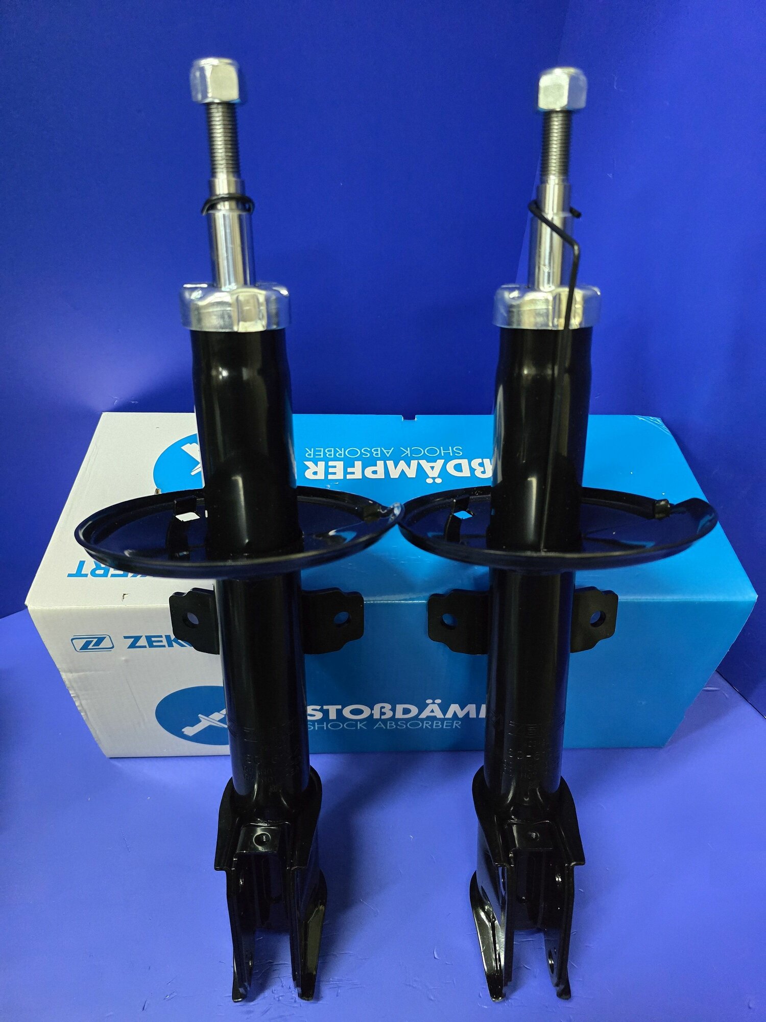 Пара передних амортизаторов Zekkert Германия на Renault Duster 2010-2023гг. Стойка, амортизатор Рено Дастер