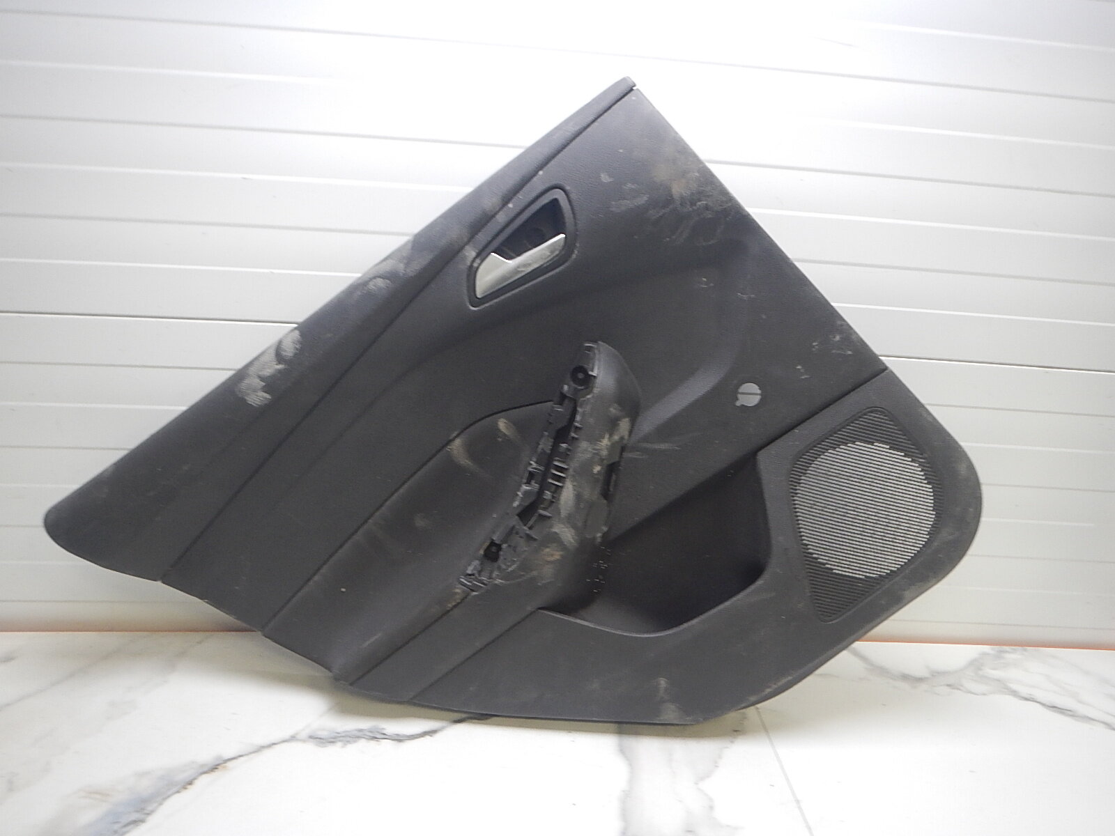 Б/У Обшивка двери задней левой, Ford (Форд)-FOCUS 3 (11-19) FORD FOCUS 3 (11-19) Царапины, грязная. 631489 FORD арт. BM5...